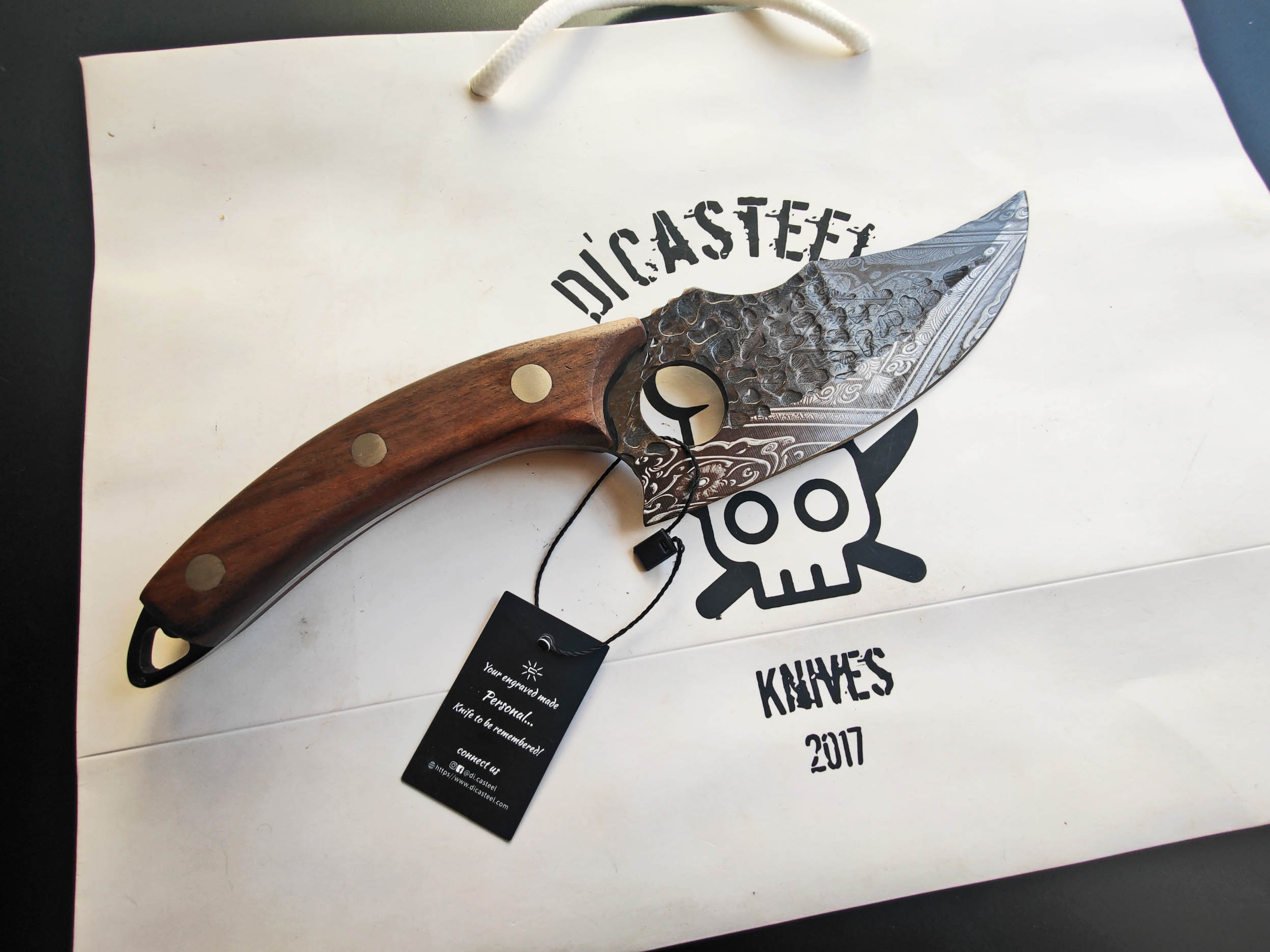 Chopper Knife with Mandala Tribal engravings | Di'Casteel