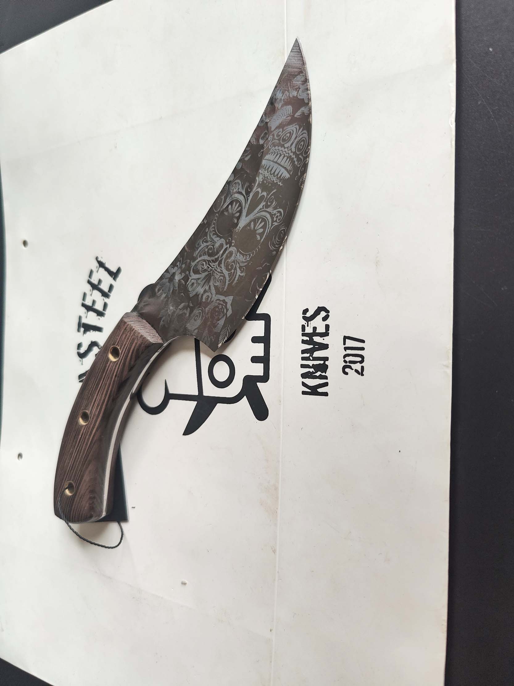 Curved Blade Knives: Style and Functionality